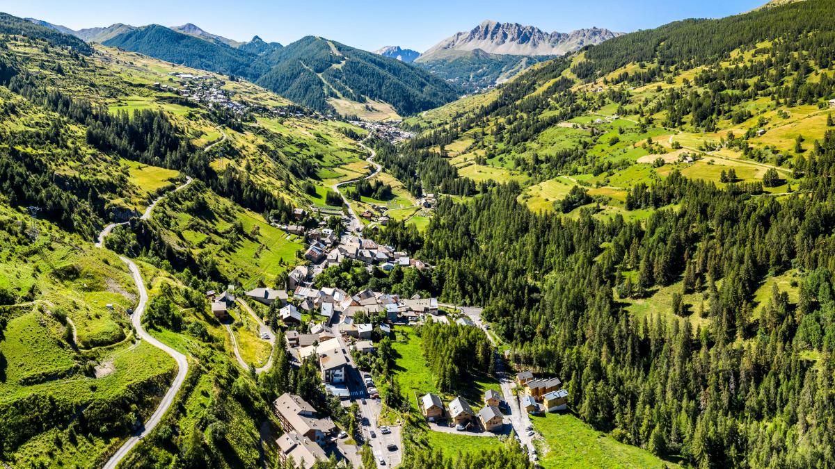 Vars and its Villages | Vars: Hautes-Alpes ski resort